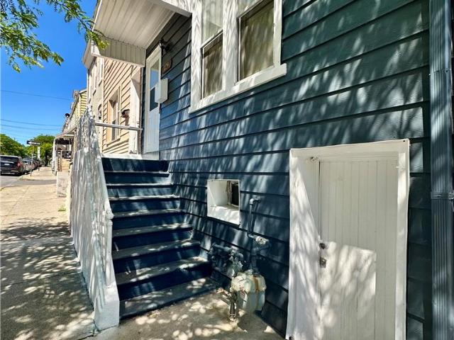 129 W Allen Street
