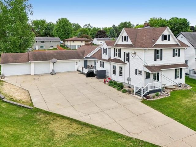 129 W Main St, Dane, WI 53529