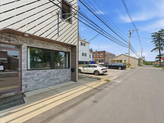 129 W Neshannock Avenue, Suite 1