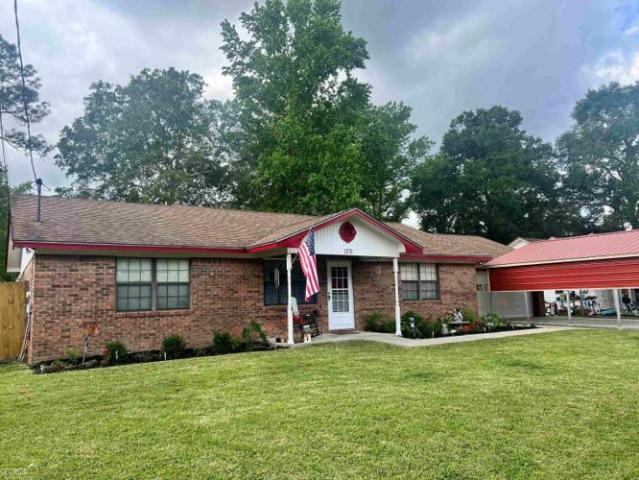 129 W Peach Ave, Kingsland, GA 31548