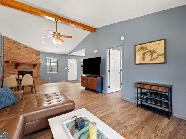 129 W Peach Avenue