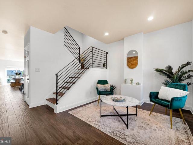 129 W Sixth St