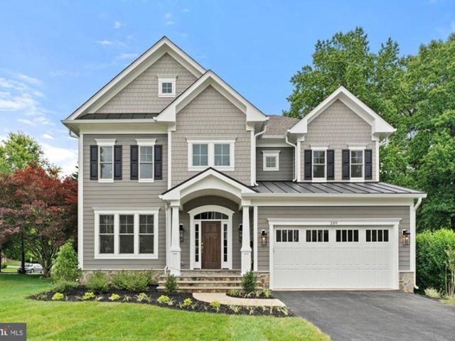 129 Woodview Cir SW, Vienna, VA 22180