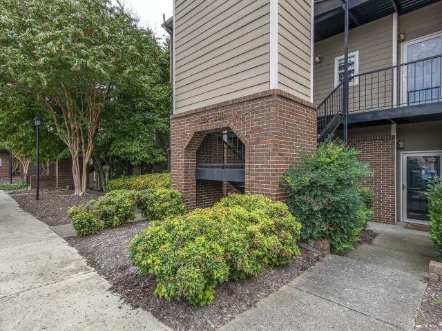 129 West End Place