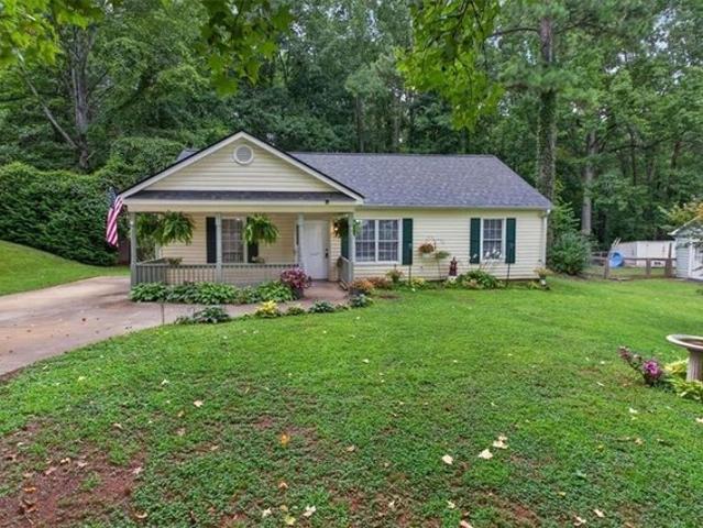 129 Whispering Pine Ln NE, White, GA 30184