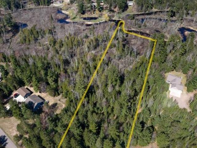 129 Wintergreen Trl, Marquette, MI 49855