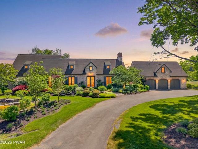 129 Valley View Rd, Greentown, PA 18426