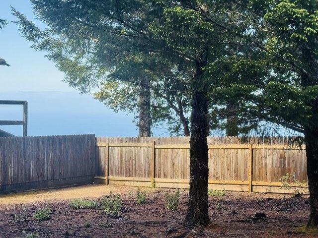 129 Vance Rd, Shelter Cove, CA 95589