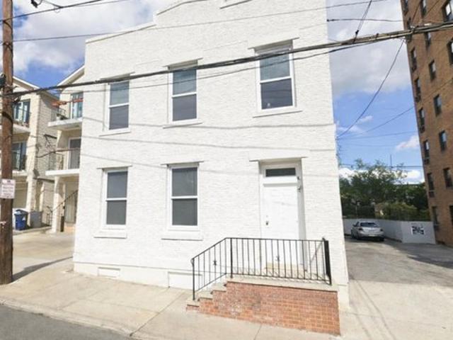 12 68th St, Guttenberg, NJ 07093