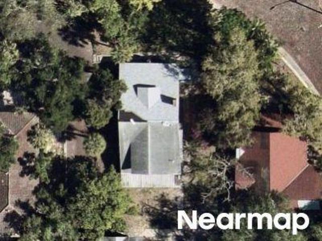 1/2 10th Ave S