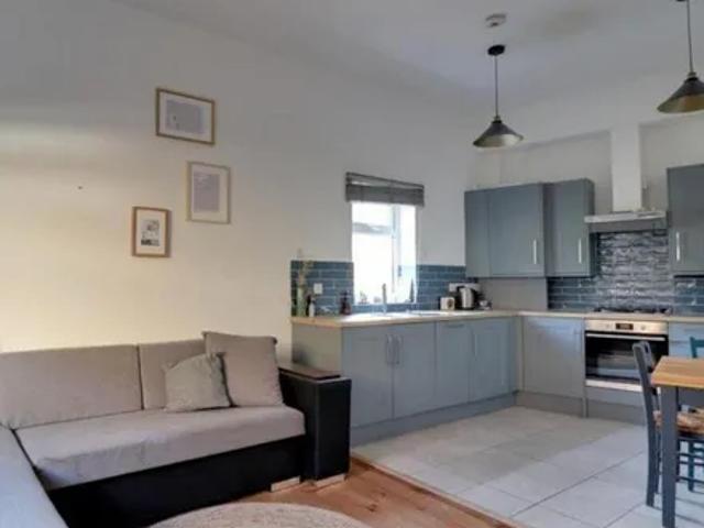12 14 Cemetery Road, London, E7 9DG, United Kingdom | 1 bed apartment for rent #139475105 | Rentberry