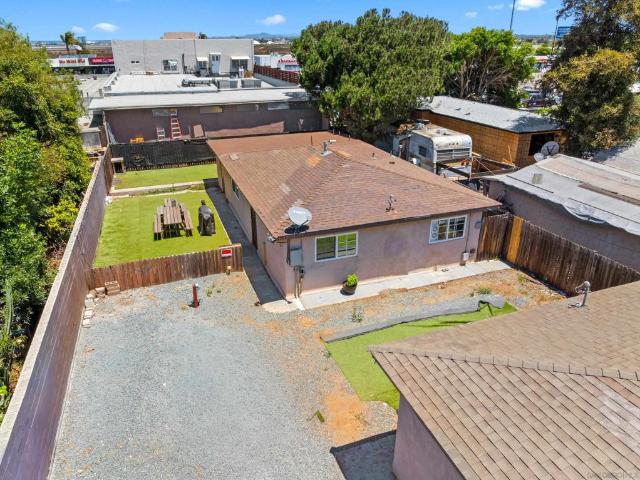 12 1610 Dahlia Avenue