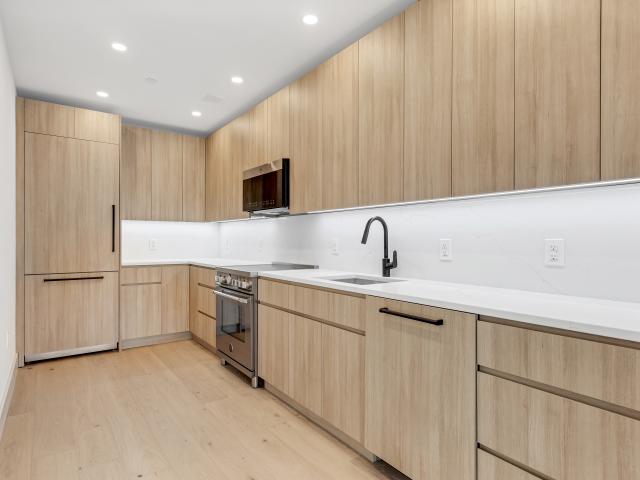 12 16 30th Avenue, Unit 405