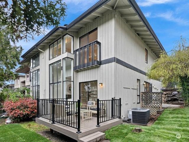 12 18th Ave Unit A, Kirkland, WA 98033