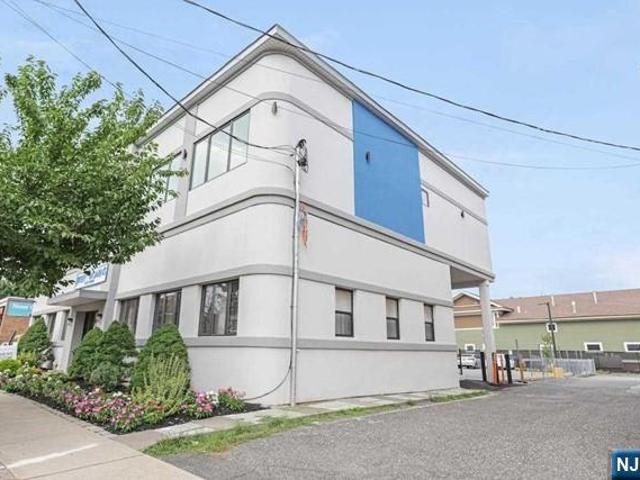 12 35 River Road # 2B