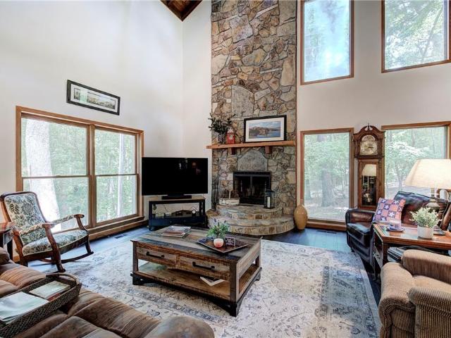 12 Tamarack Point