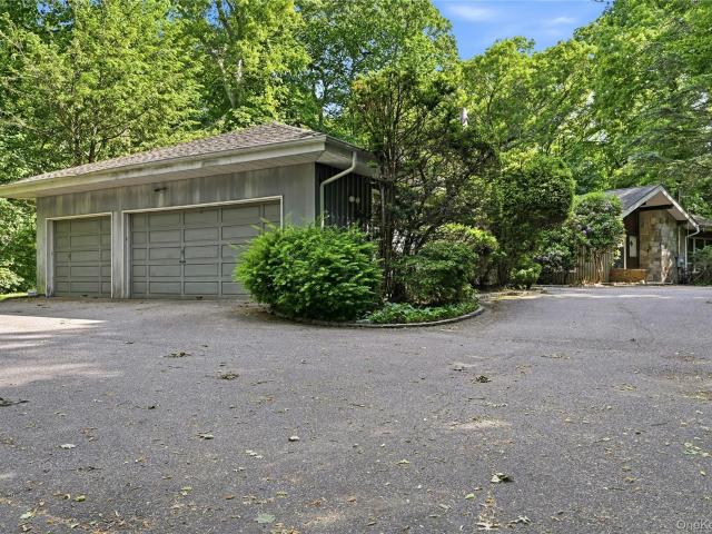 12 Tall Tree Court