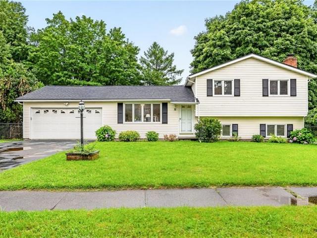 12 Teresa Cir, Rochester, NY 14624