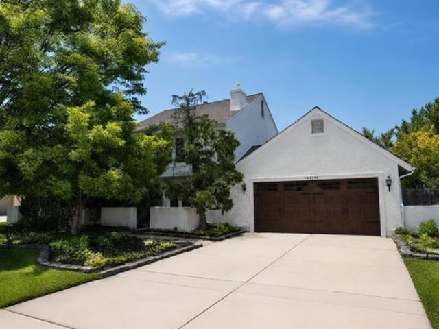 12 Thoreau Ct, Cherry Hill, NJ 08003