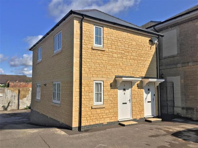 12 The Causeway, Chippenham SN15, 1 bed flat to rent, £925 pcm | PrimeLocation