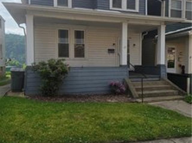 12 Third St, Martins Ferry, OH 43935