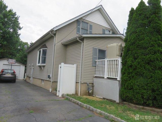 12 Tonlyn Pl, Sewaren, NJ 07077