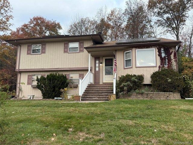12 Todd Dr, Middletown, NY 10941