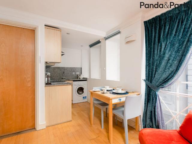 12 Trinity Square EC3N, 1 bed flat to rent, £1,800 pcm | PrimeLocation