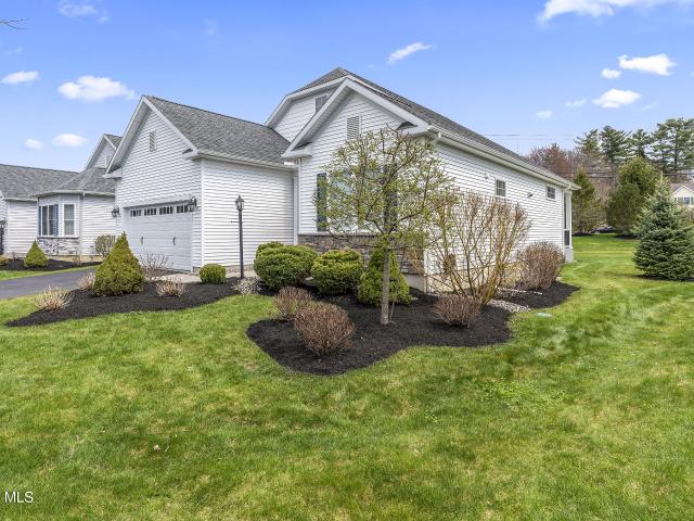 12 Twinflower Ct, Bethlehem, NY 12077 | MLS #202615 | Compass