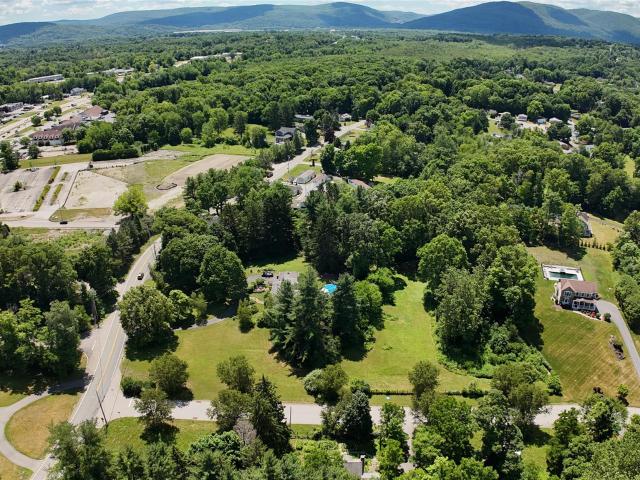 12 Tuscany Drive 8 12