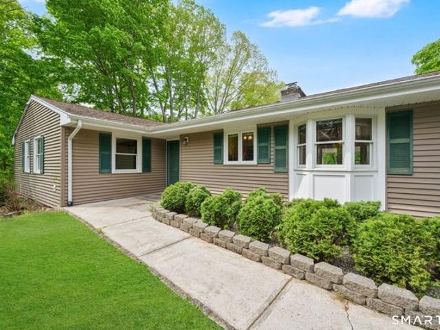 12 Unity Dr, Trumbull, CT 06611