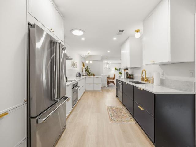 12 Valencia Circle