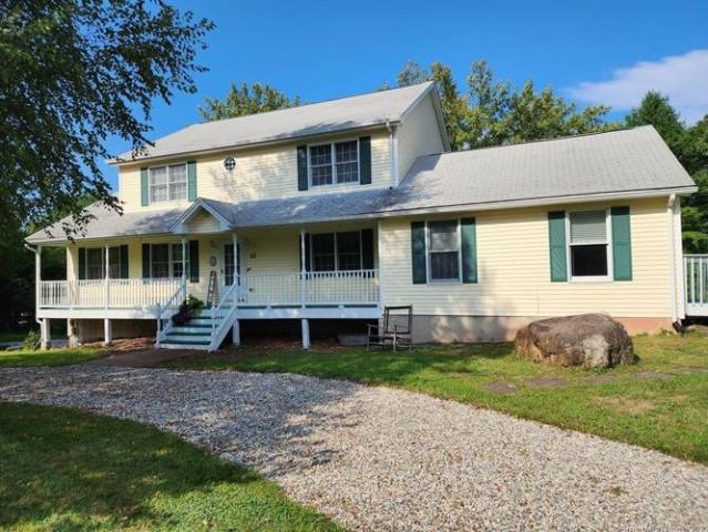 12 Valerie Ct, Hamden, CT 06514 in Hamden, Connecticut