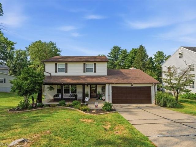 12 Valley View Dr, Vienna, WV 26105