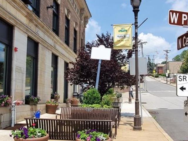 12 W Main St