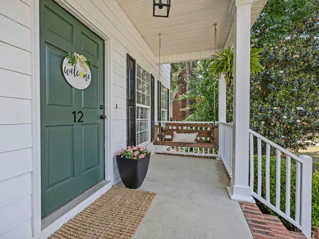 12 W Canterbury Court