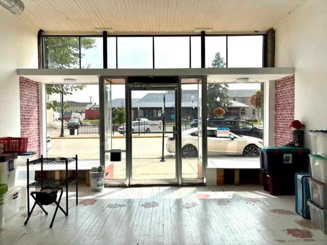 12 W Fulton Street