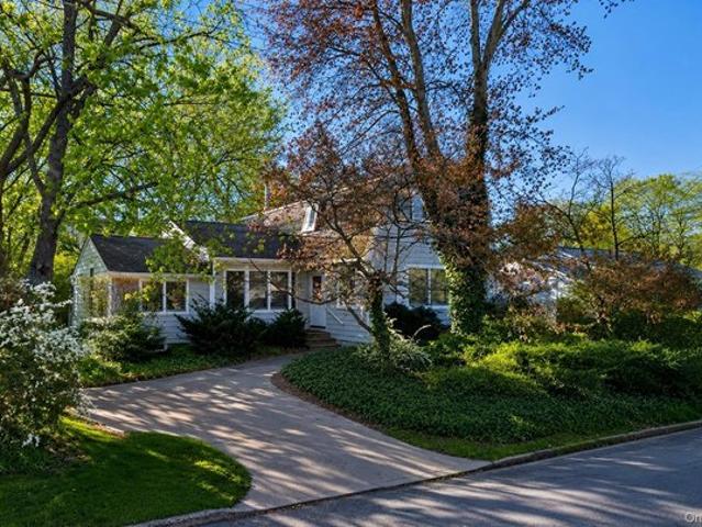 12 W Haven Dr, East Northport, NY 11731