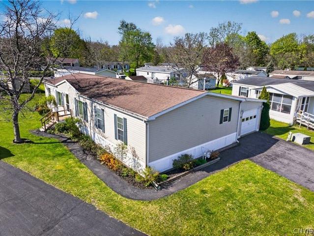 12 Waterwheel Cir, New Hartford, NY 13413