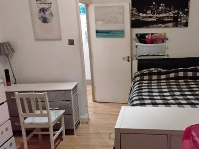 12 Wendover Road, London, NW10 4RT, United Kingdom | Room for rent #167672916 | Rentberry