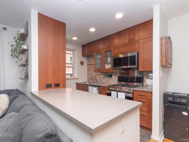 12 Westchester Avenue 2J