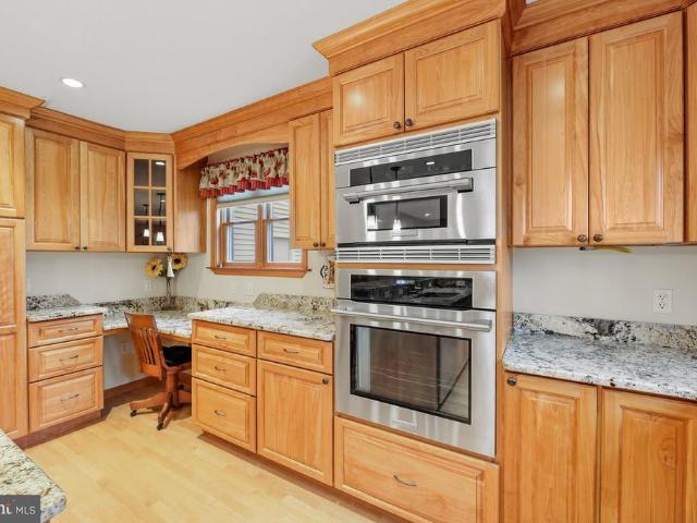 12 White Oak Lane