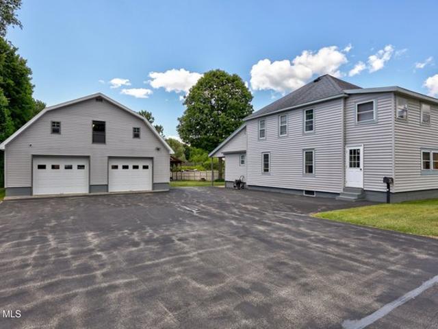 12 White St, Corinth, NY 12822