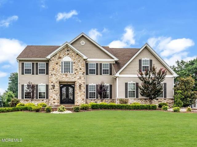 12 Whispering Grove Blvd, Jackson, NJ 08527