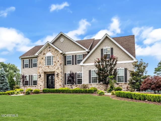 12 Whispering Grove Boulevard
