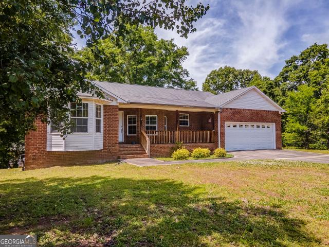 12 Whispering Pines Road NE