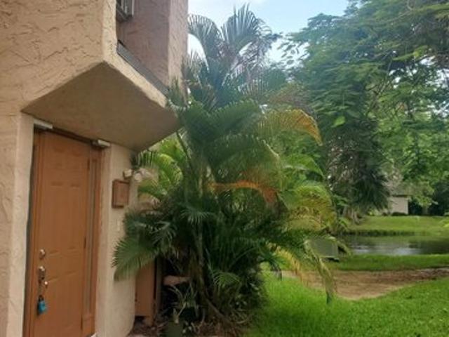 12 Wimbledon Lake Dr Unit 250, Plantation, FL 33324