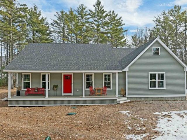 12 Winchester Ln, Tuftonboro, NH 03850