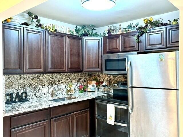 12 Windsor A Unit 12, West Palm Beach, FL 33417