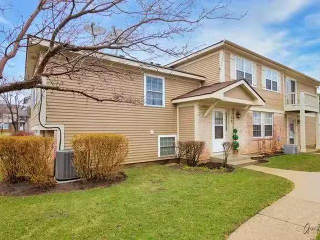 12 Wildwood Court, 28 C, Vernon Hills, IL 60061